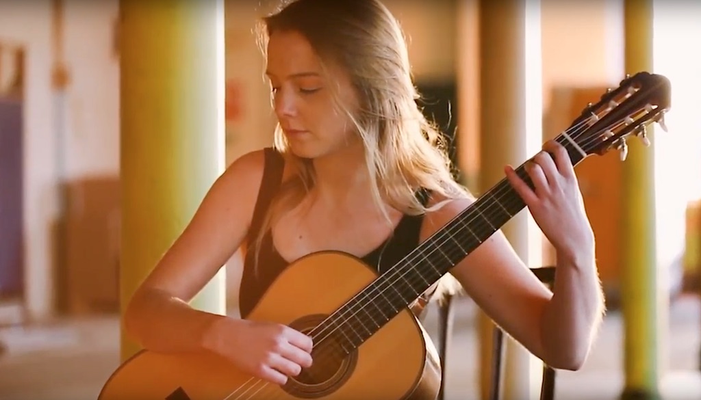Alexandra Whittingham plays Brouwer | This is Classical Guitar
