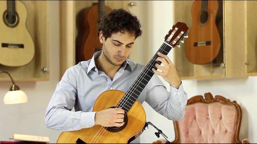 Nicola Montella plays Scarlatti Sonata K. 32 | This is Classical Guitar