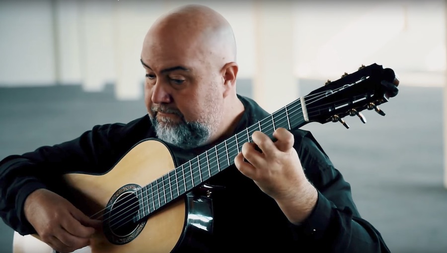 Scott Tennant plays Scarlatti Sonata K. 322 | This is Classical Guitar