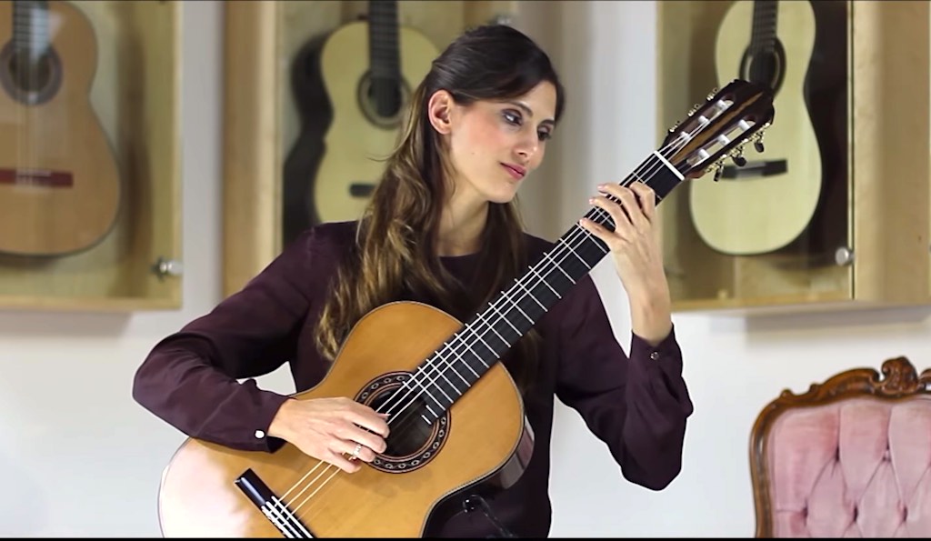 Rachel Schiff Plays Scarlatti K322 | This is Classical Guitar