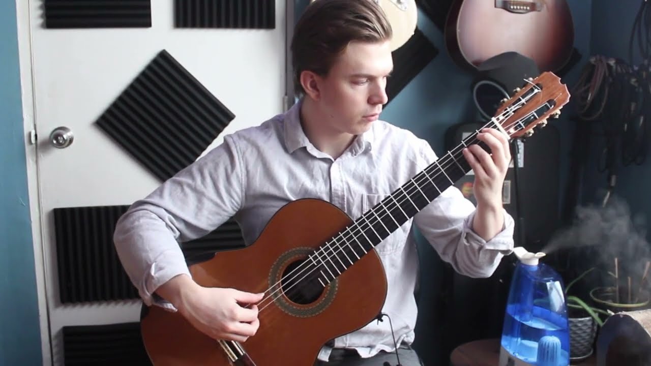 Simon Farintosh Plays Distant Light | This is Classical Guitar